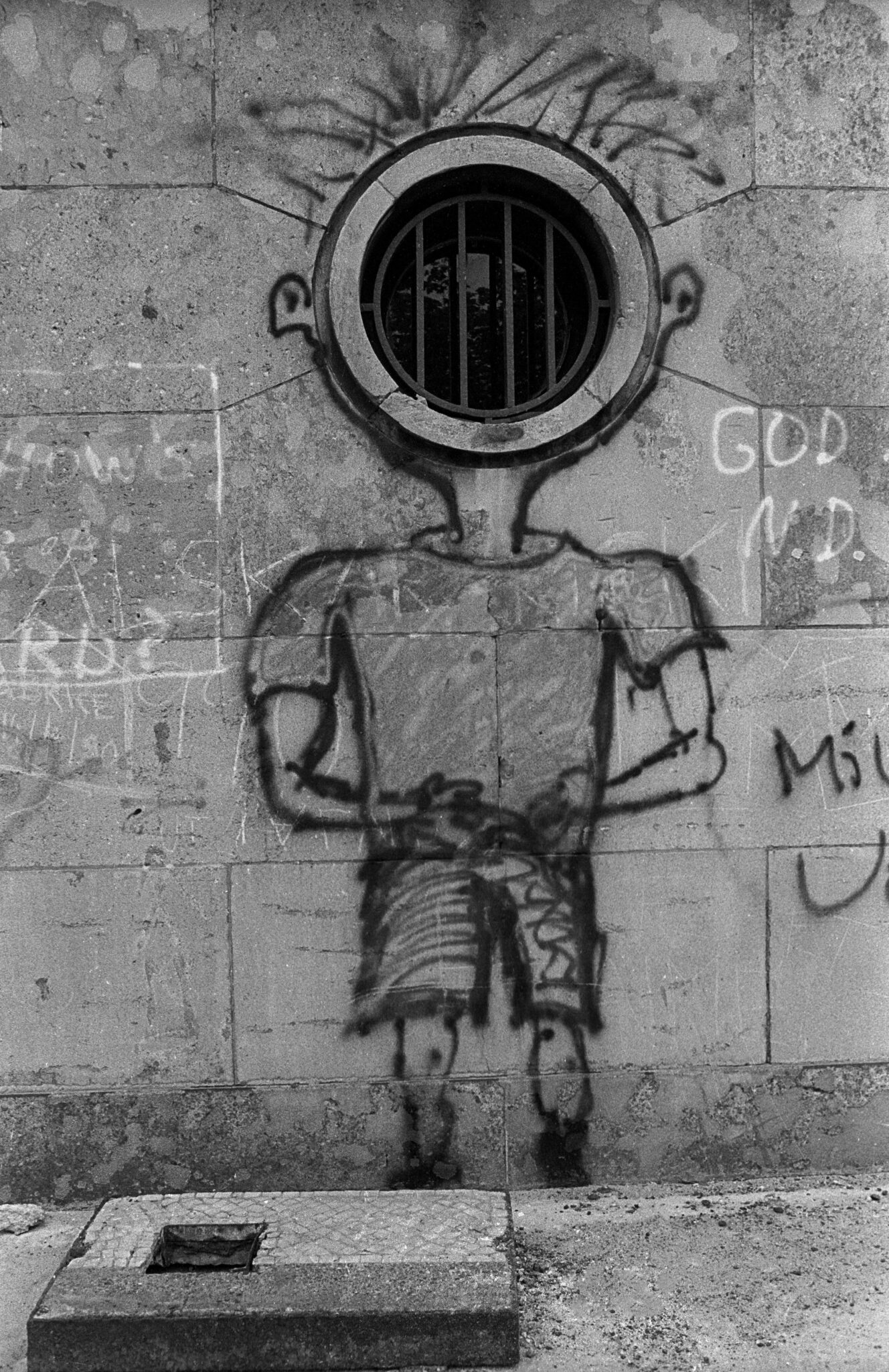 Fall of the Wall, 35 Years On: How Berlin Became a City for Graffiti ...